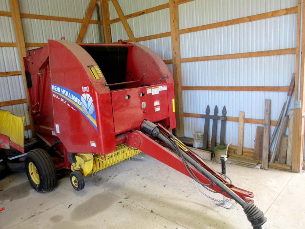 Round Baler (New Holland 450 Utility)