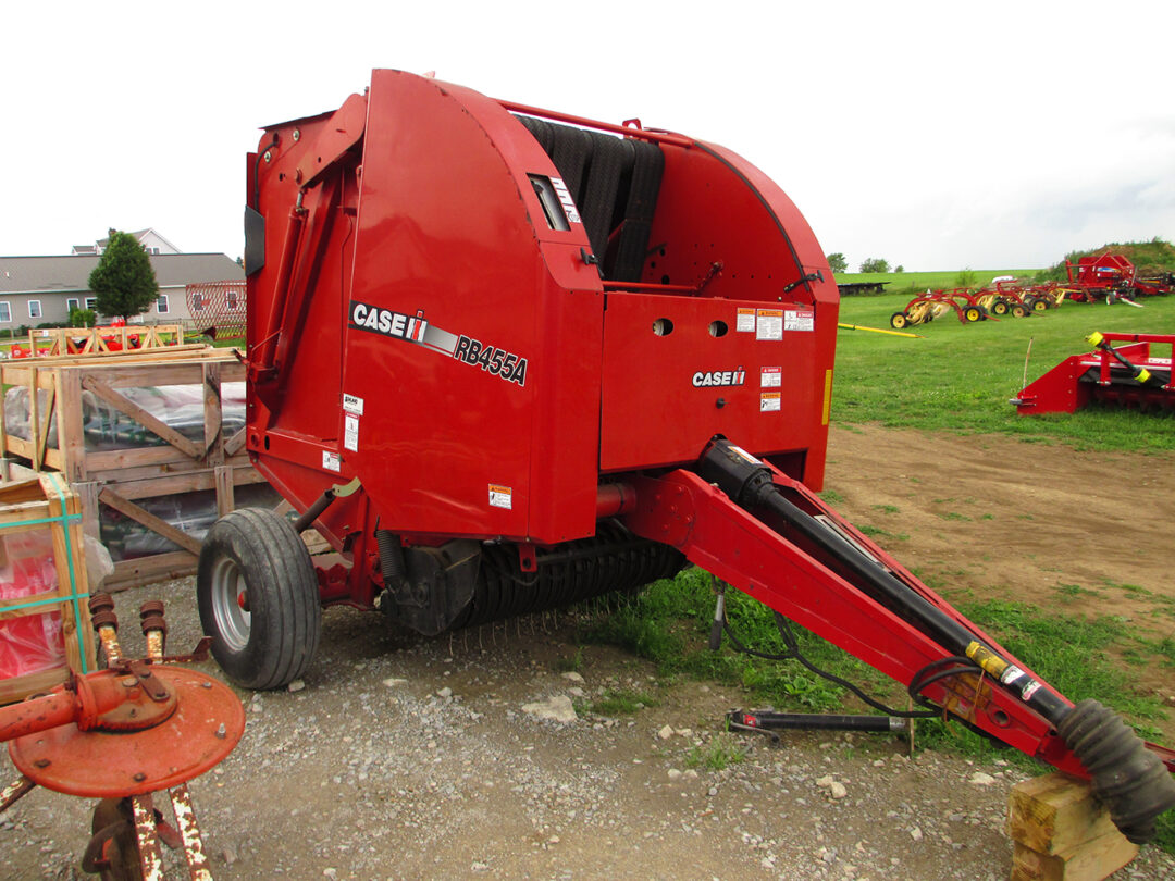 Round Baler (Case International RB455A)