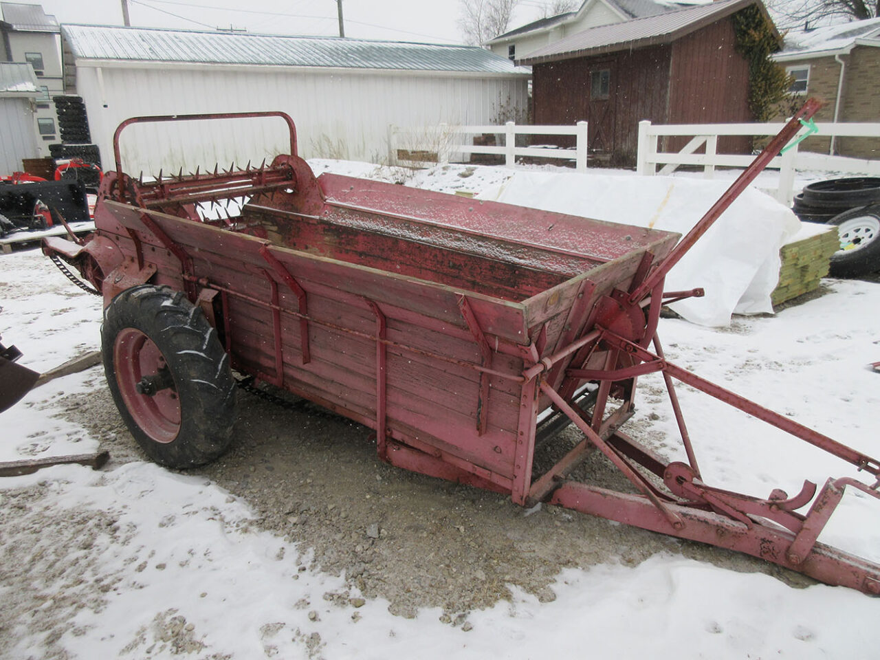 Home / Used Equipment / Spreaders / Manure Spreader (New Idea)