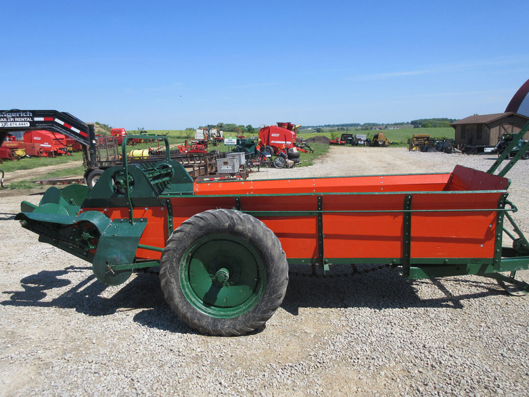 Manure Spreader (NJ New Idea12A)
