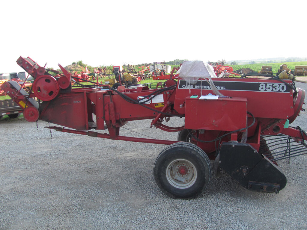 Inline Baler (Case IH 8530)