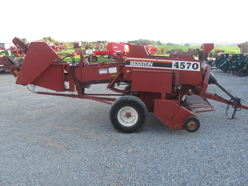 Inline Baler (Hesston 4570)